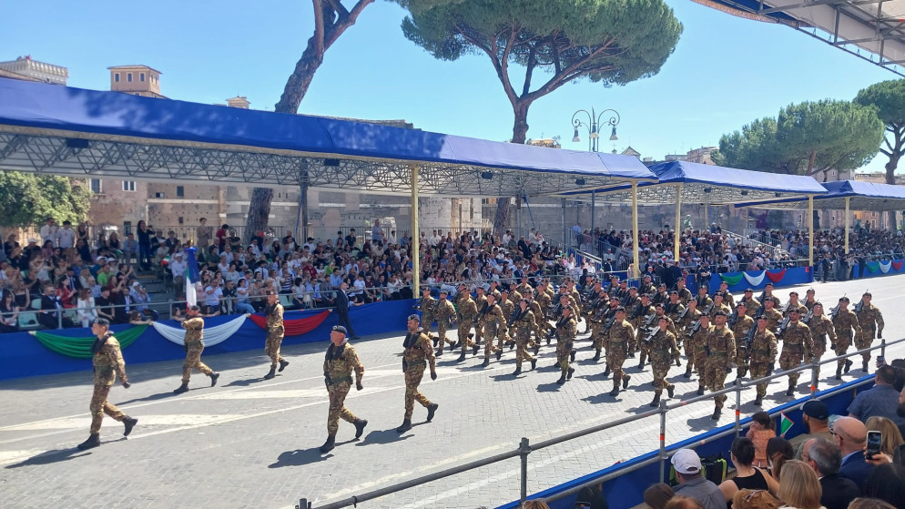 I Pontieri sfilano a Roma con la bandiera di guerra (video)
