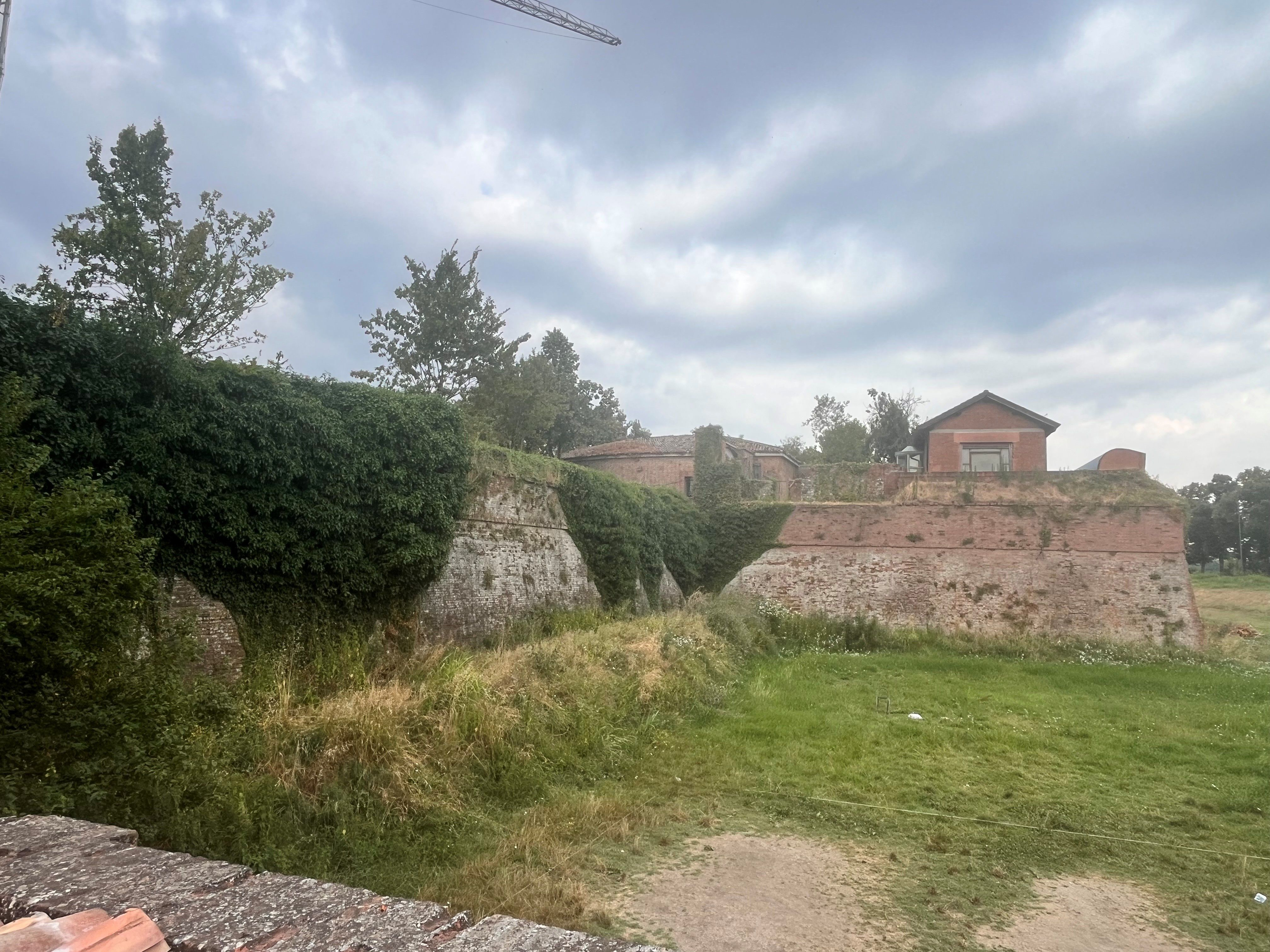 Mura Farnesiane a rischio. «Non sono giardini pensili»