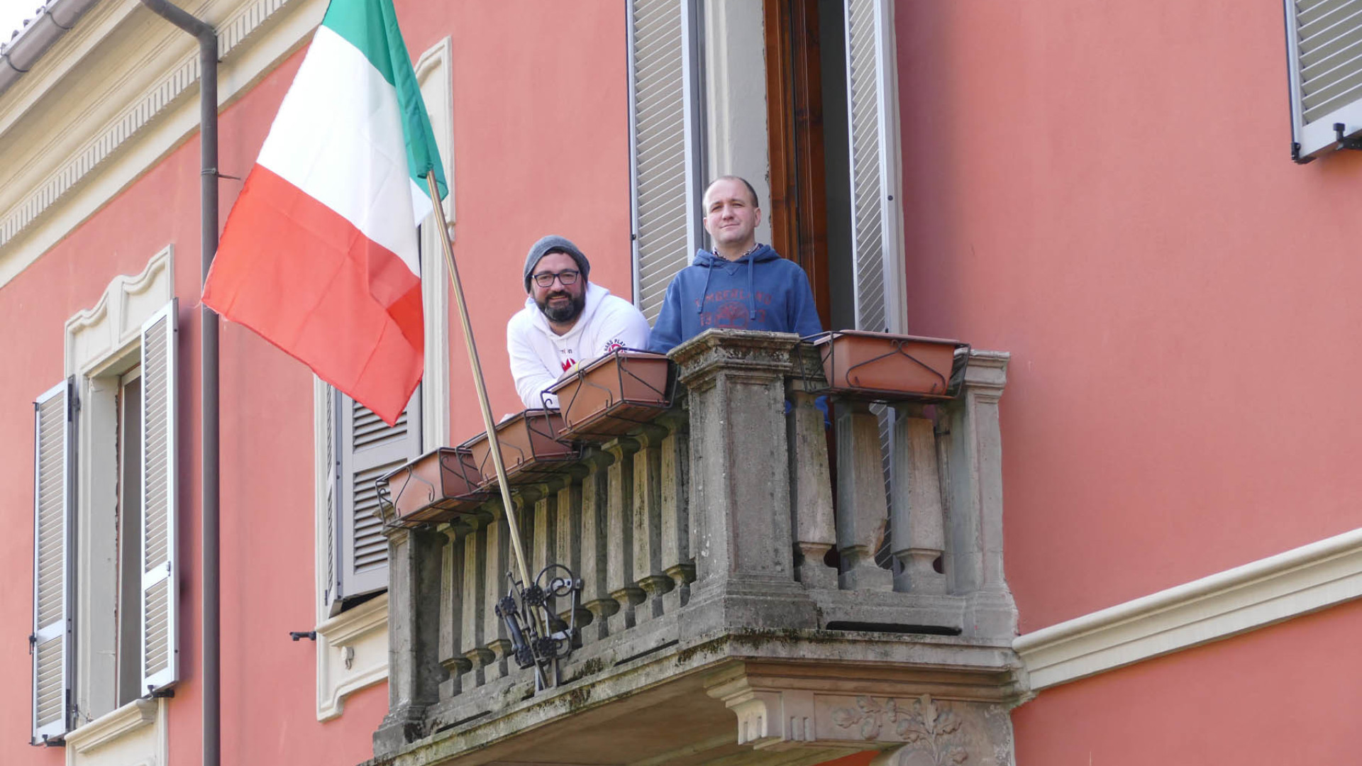 Don Matteo e don Paolo in quarantena lanciano "Radio Canonica"