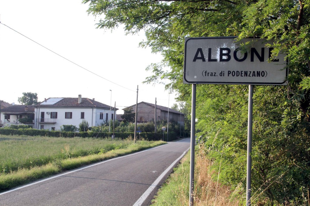 Tragica caduta sulle scale di casa, anziano muore ad Albone. Viveva solo, l'allarme lanciato dai ...